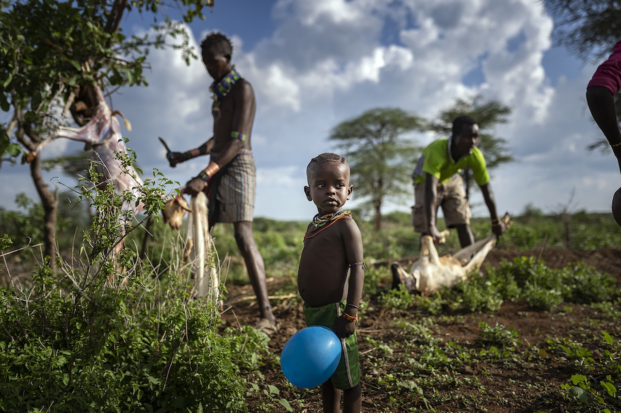 Valle dell'Omo, Etiopia. Rito Hamer con lo stomaco di una capra - LifeGate