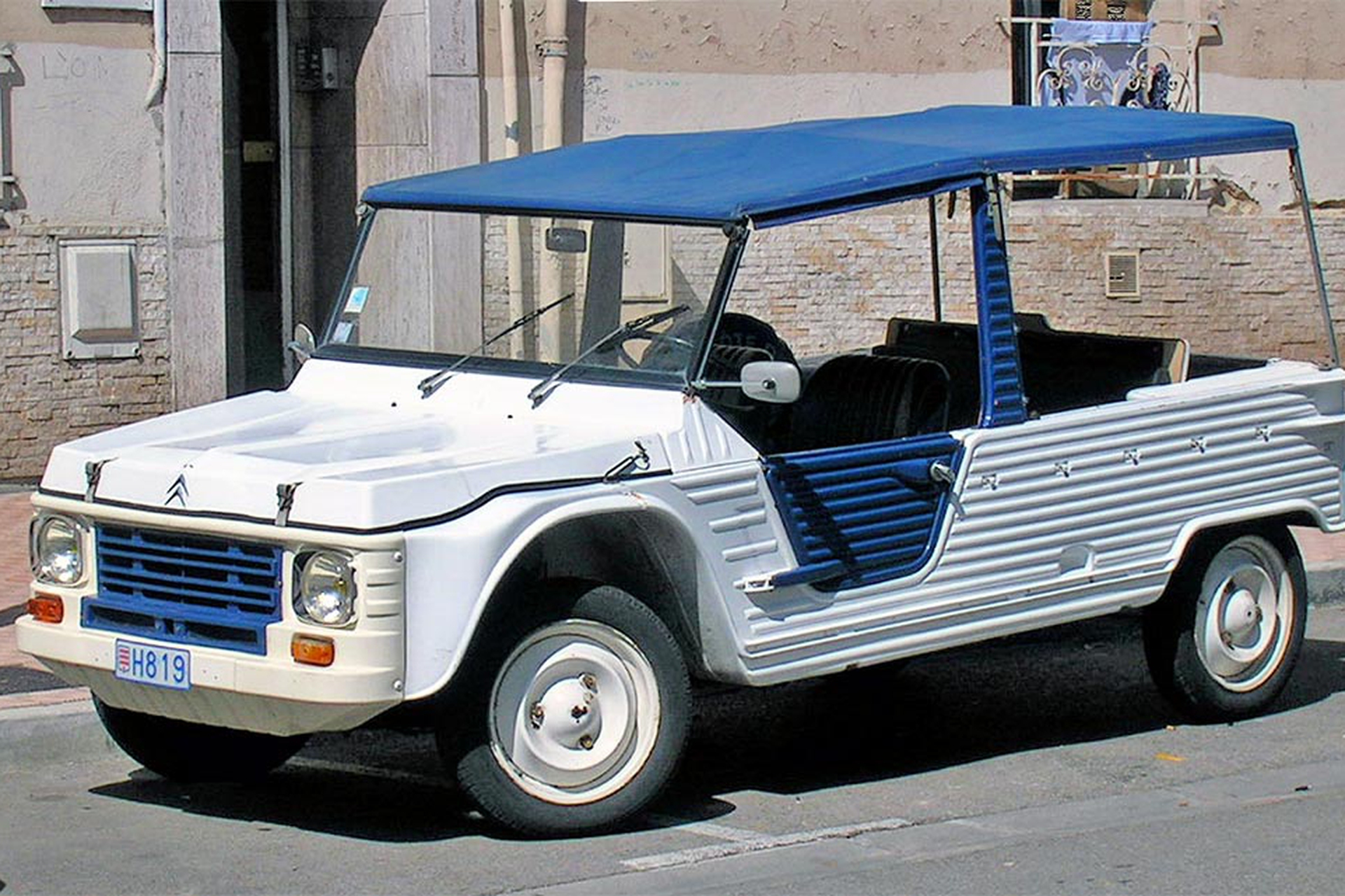 Nostalgia Mehari, sarà elettrica. Ecco com’era quella originale - LifeGate