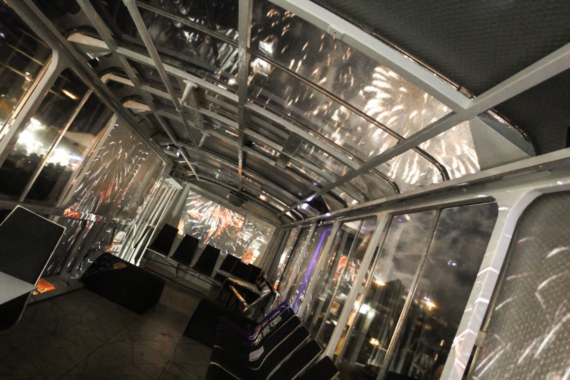 Dancer Bus, the translucent city bus that is powered by wind - LifeGate