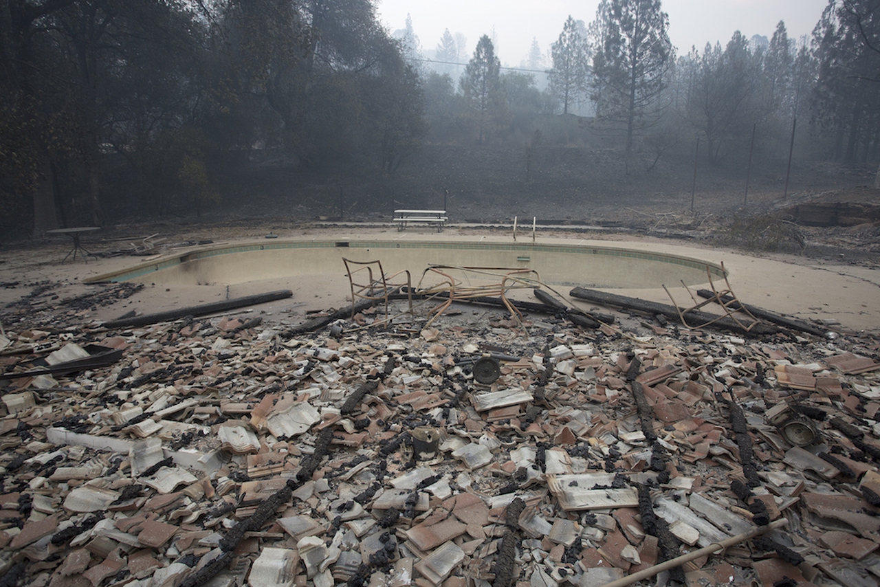 California is burning: Governor declares state of emergency - LifeGate