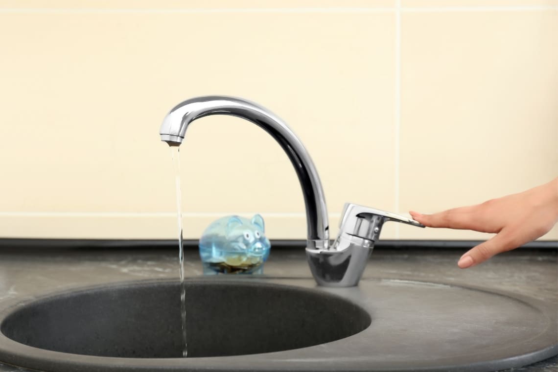 10 consigli pratici per il risparmio d'acqua in casa e nel giardino ...