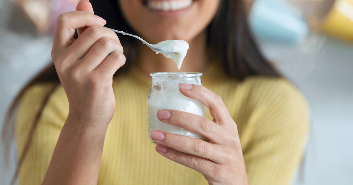 Yogurt greco o classico? Differenze, valori nutrizionali e quale ...