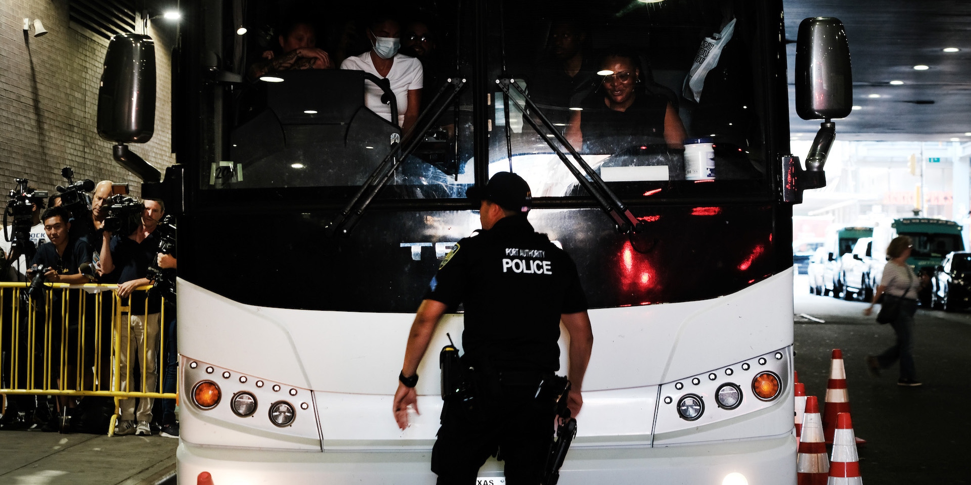 Sui migranti New York dichiara lo stato d'emergenza ma i cittadini li ...