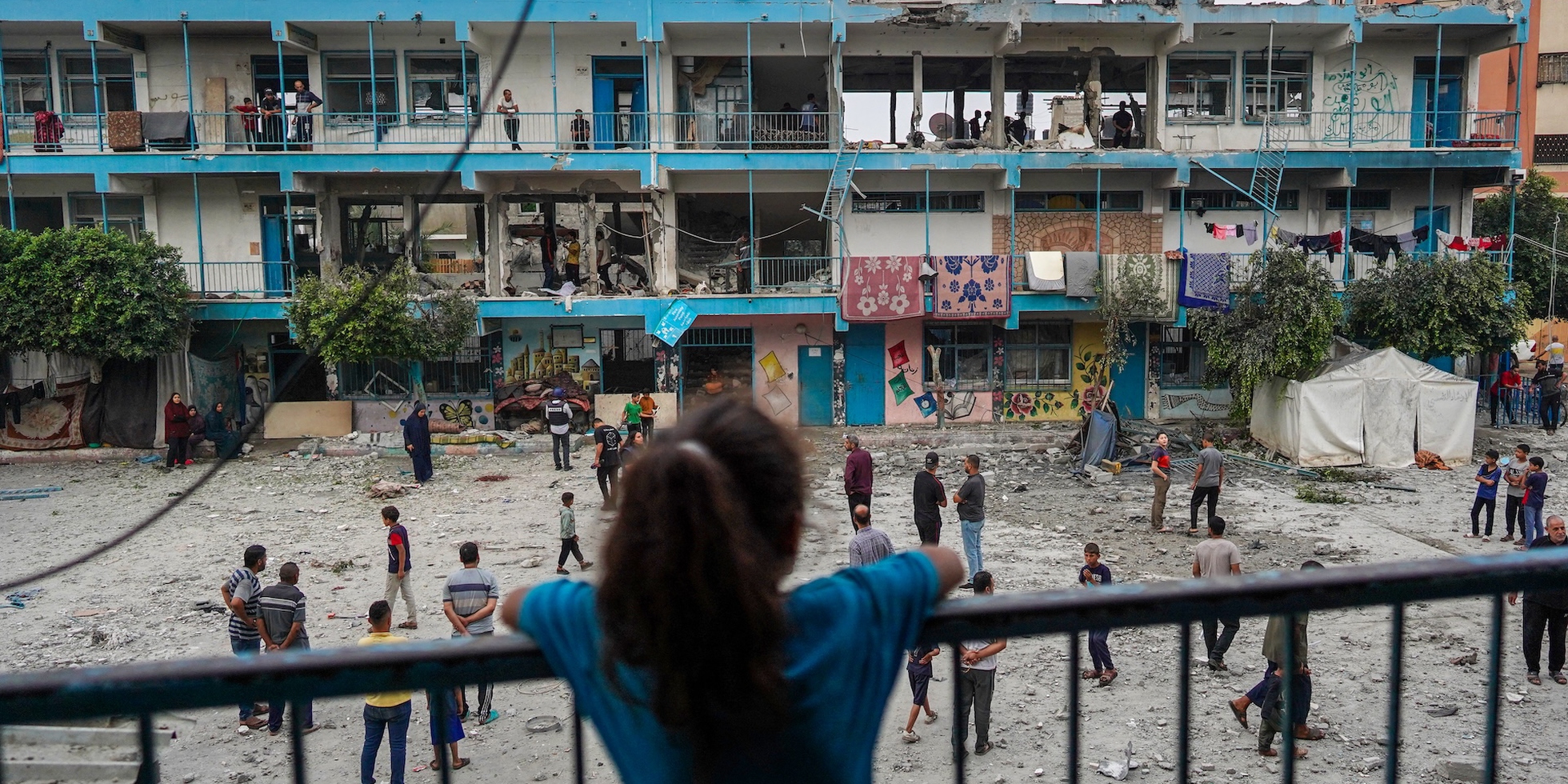 Gaza, Israele bombarda una scuola dell’Unrwa: almeno 40 i morti - LifeGate