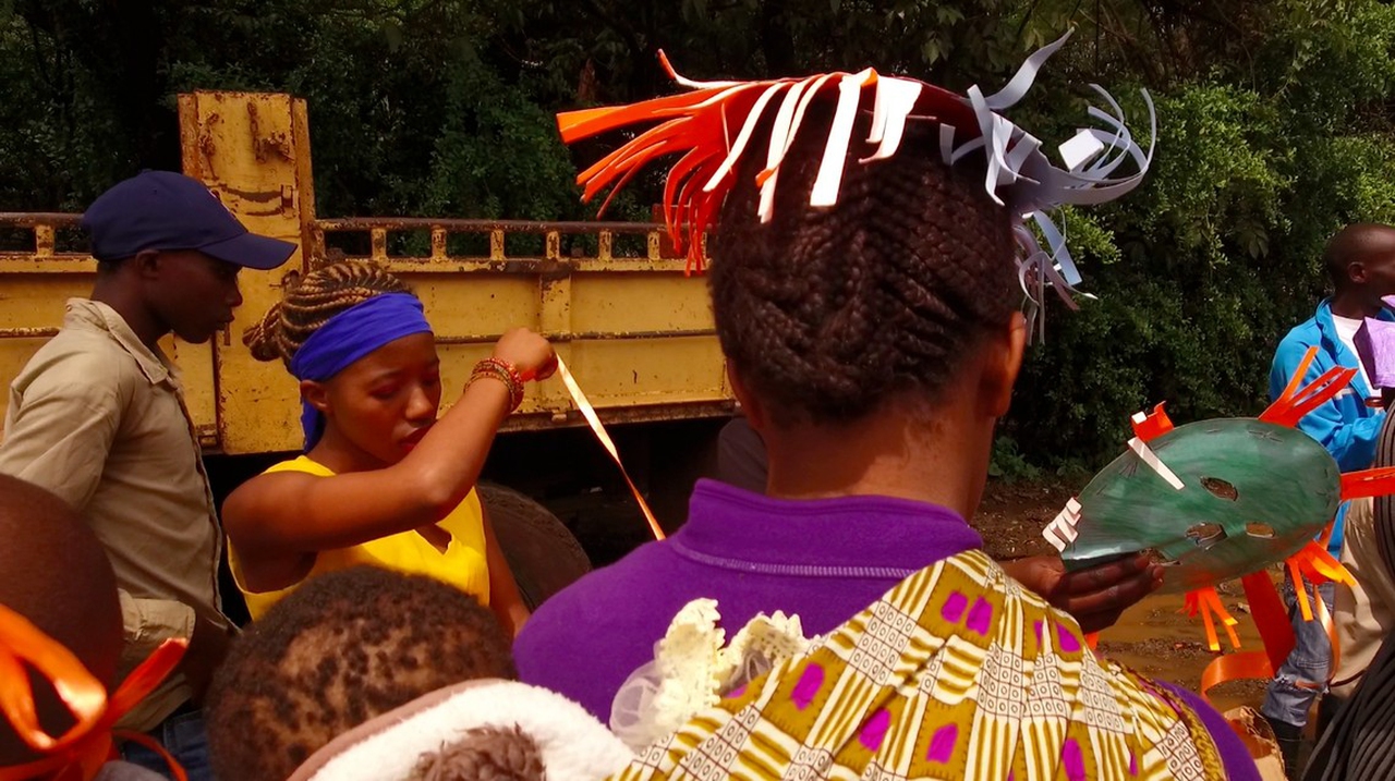 A carnival of colours to walk in the shoes of those who dream of a home ...