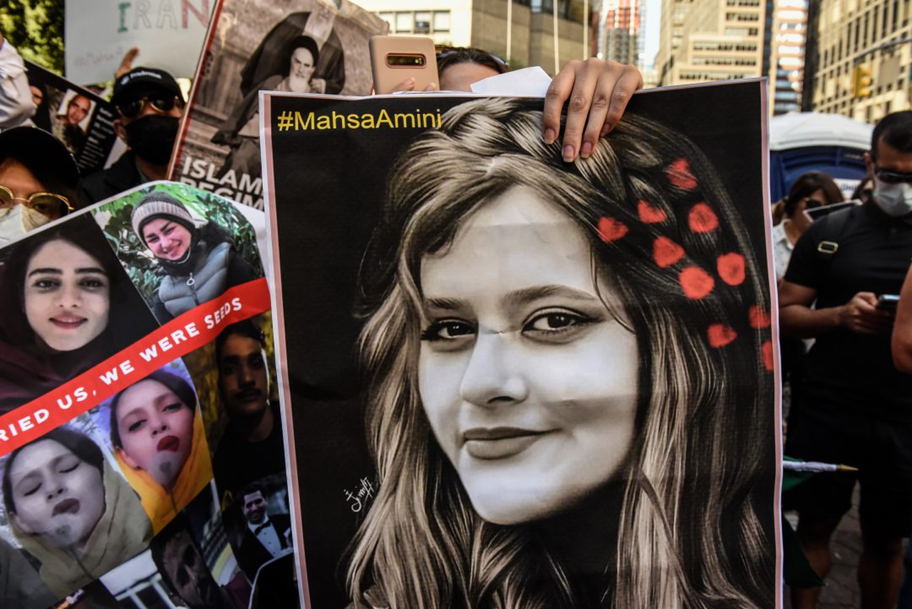 Le proteste in Iran dopo la morte di Mahsa Amini - LifeGate