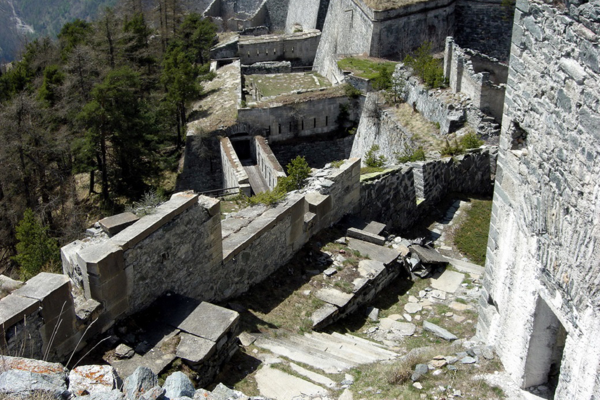 Forte di Fenestrelle, il fascino senza tempo della più grande fortezza ...