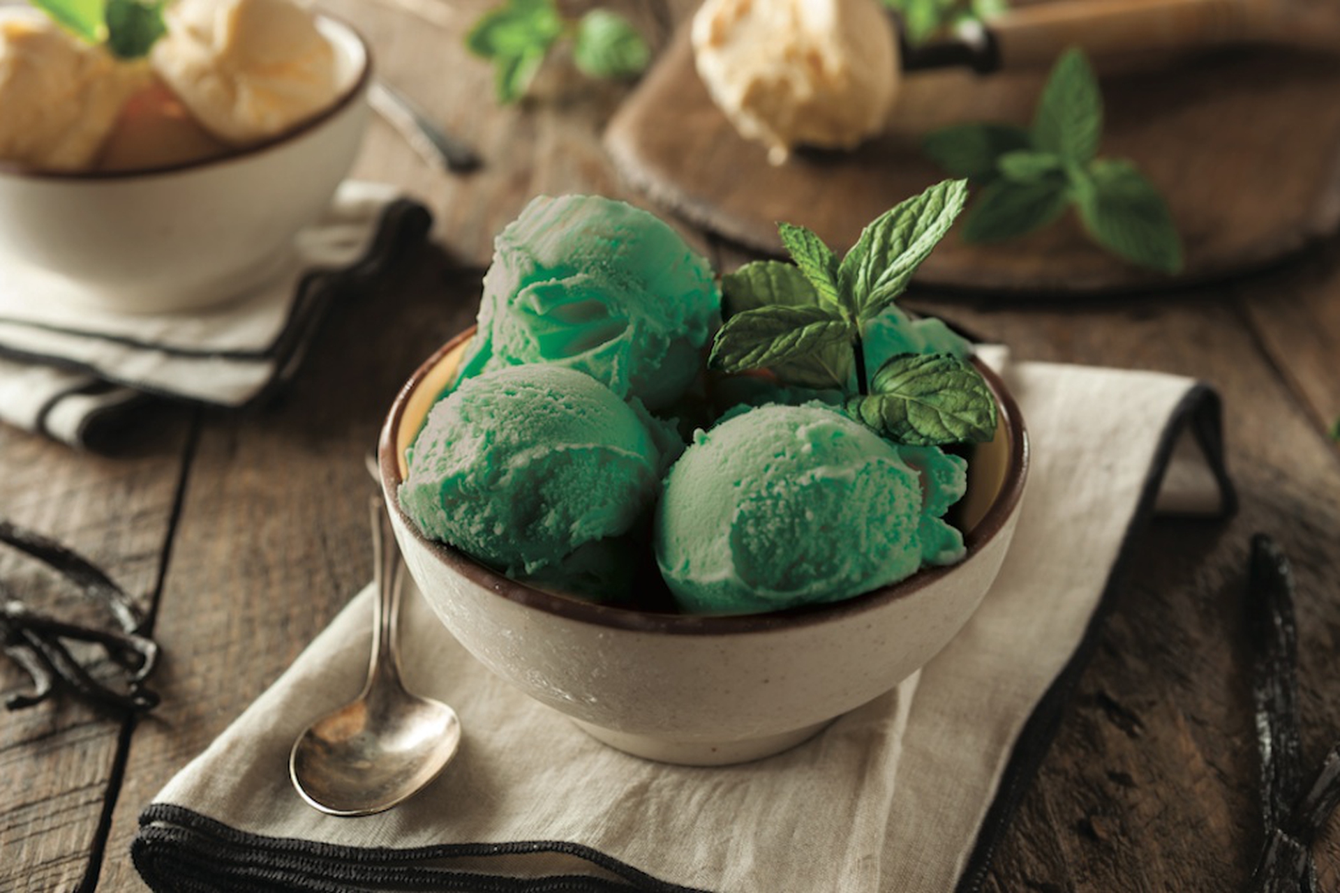 La menta, dalle proprietà al colore (verde davvero), tutto in un gelato ...