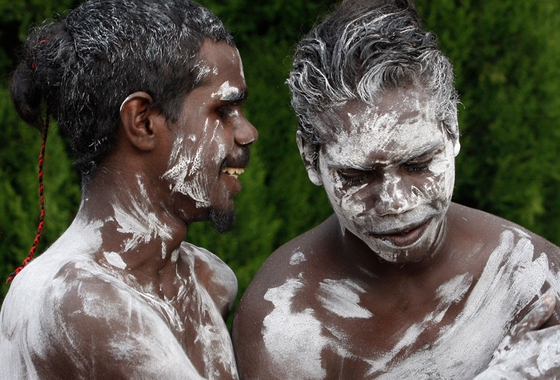 La storia della protesta degli aborigeni d'Australia che va avanti da ...