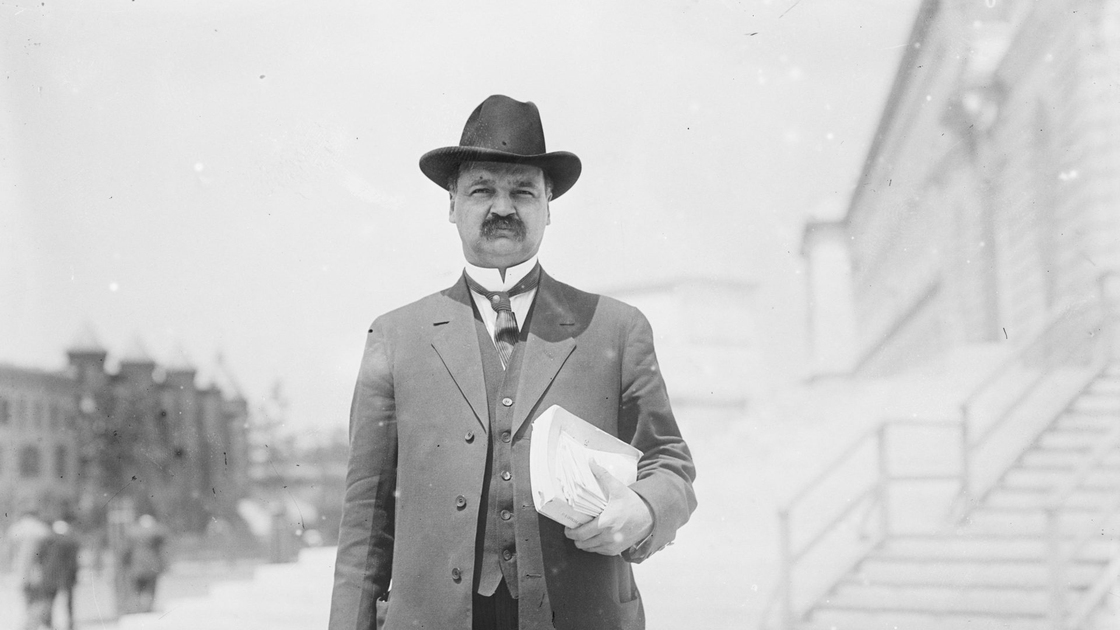 Charles Curtis, nativo americano, fu il primo vicepresidente di colore ...