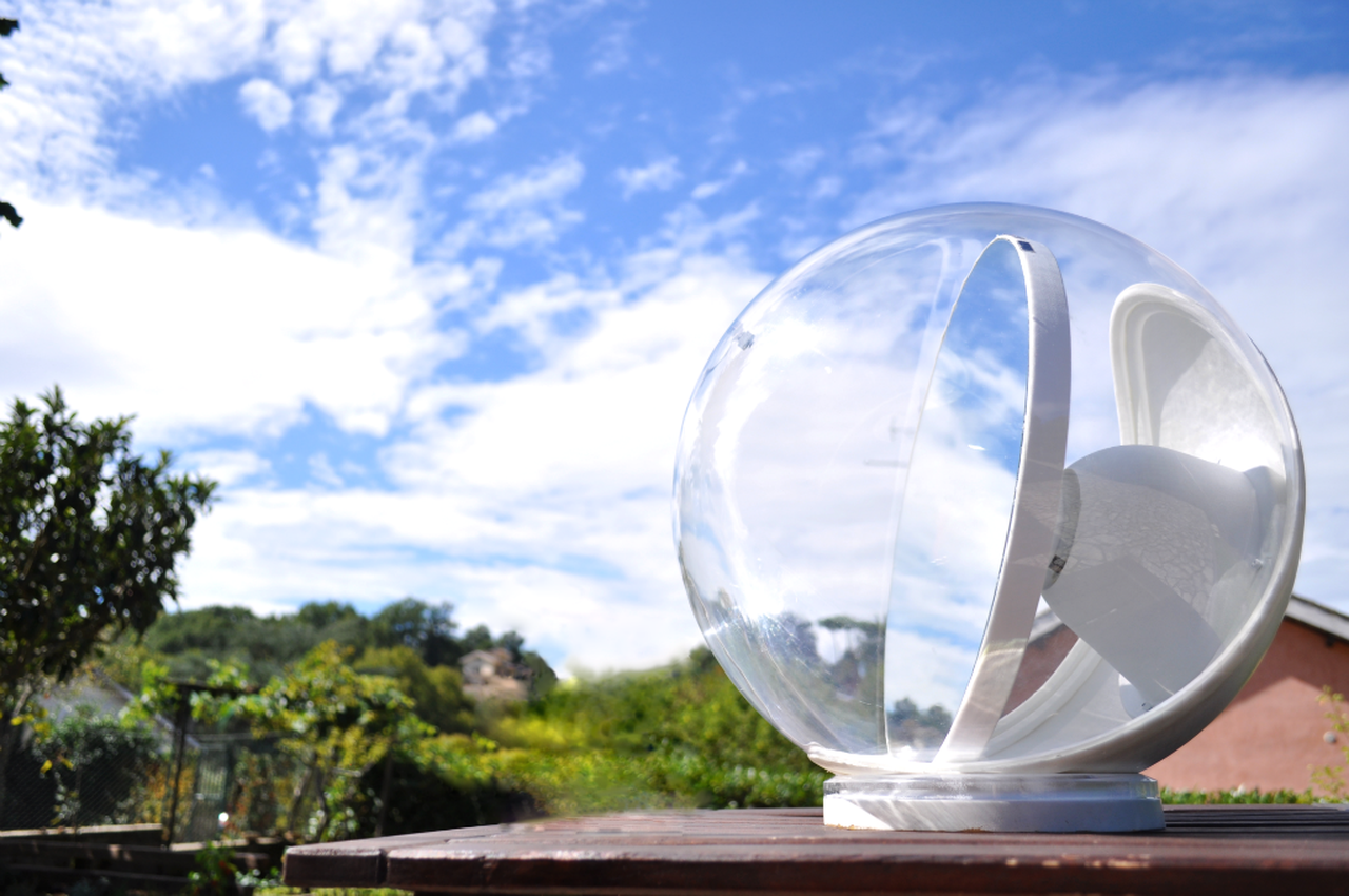Lucy, the lamp that captures sunlight - LifeGate