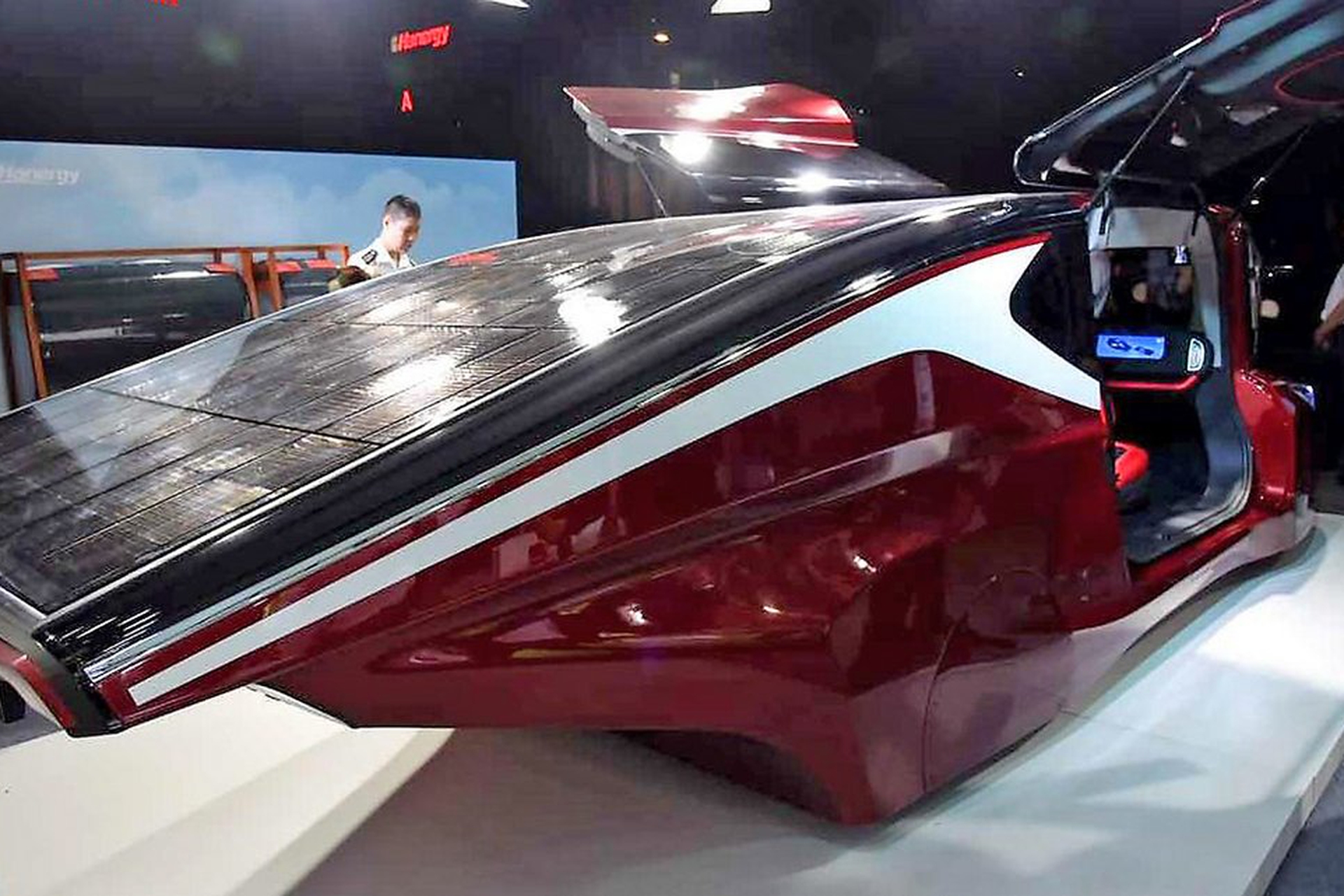 L’auto solare è (quasi) realtà. Merito delle pellicole cinesi - LifeGate