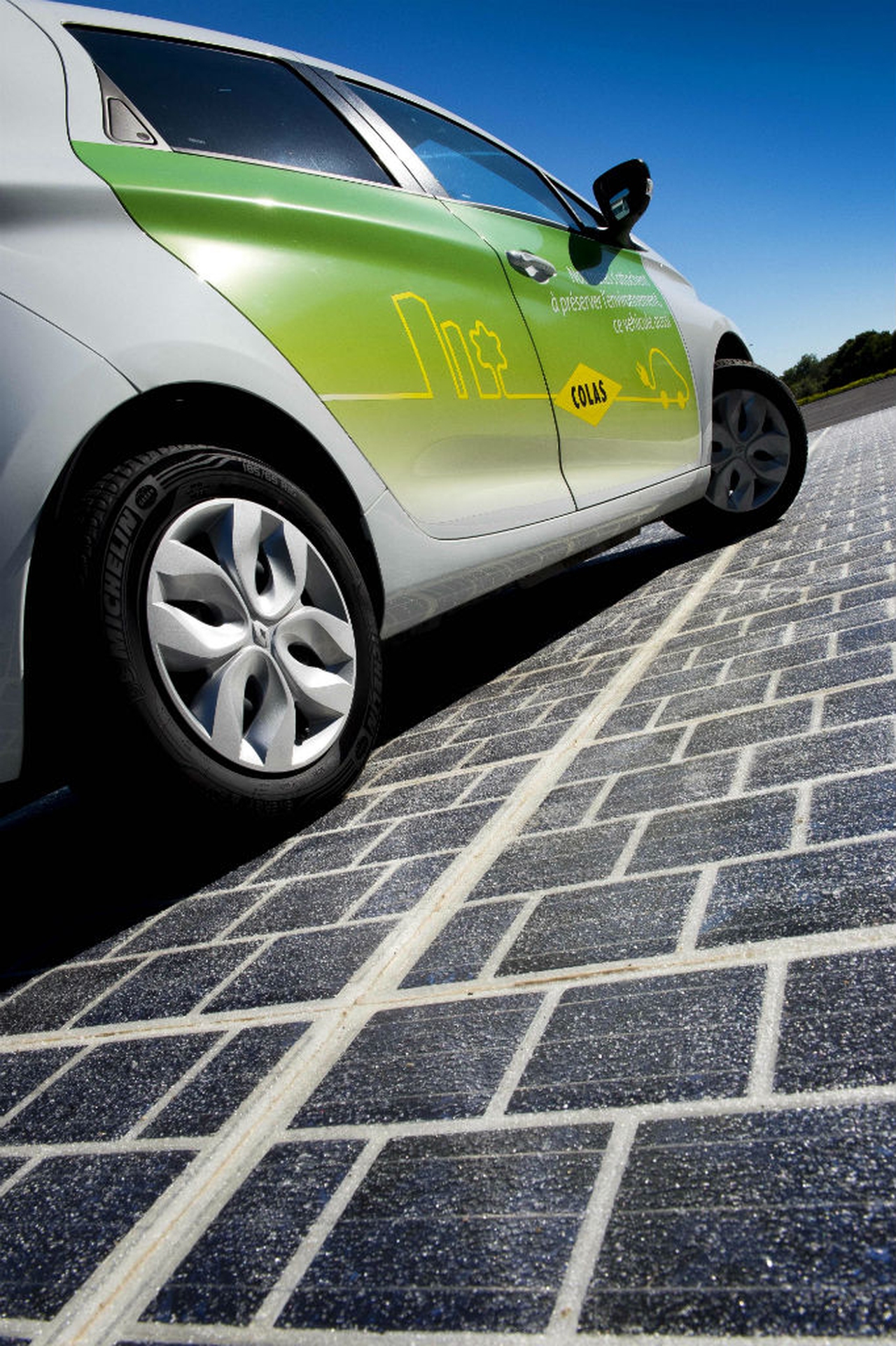 1.000 chilometri di asfalto solare in 5 anni. In Francia le strade ...