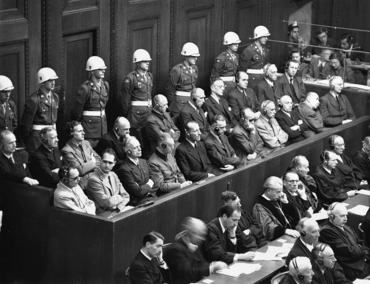 Cos’è la Shoah. La storia dell’Olocausto nazista attraverso le date, i ... Cos’è la Shoah. La storia dell’Olocausto nazista attraverso le date, i ...