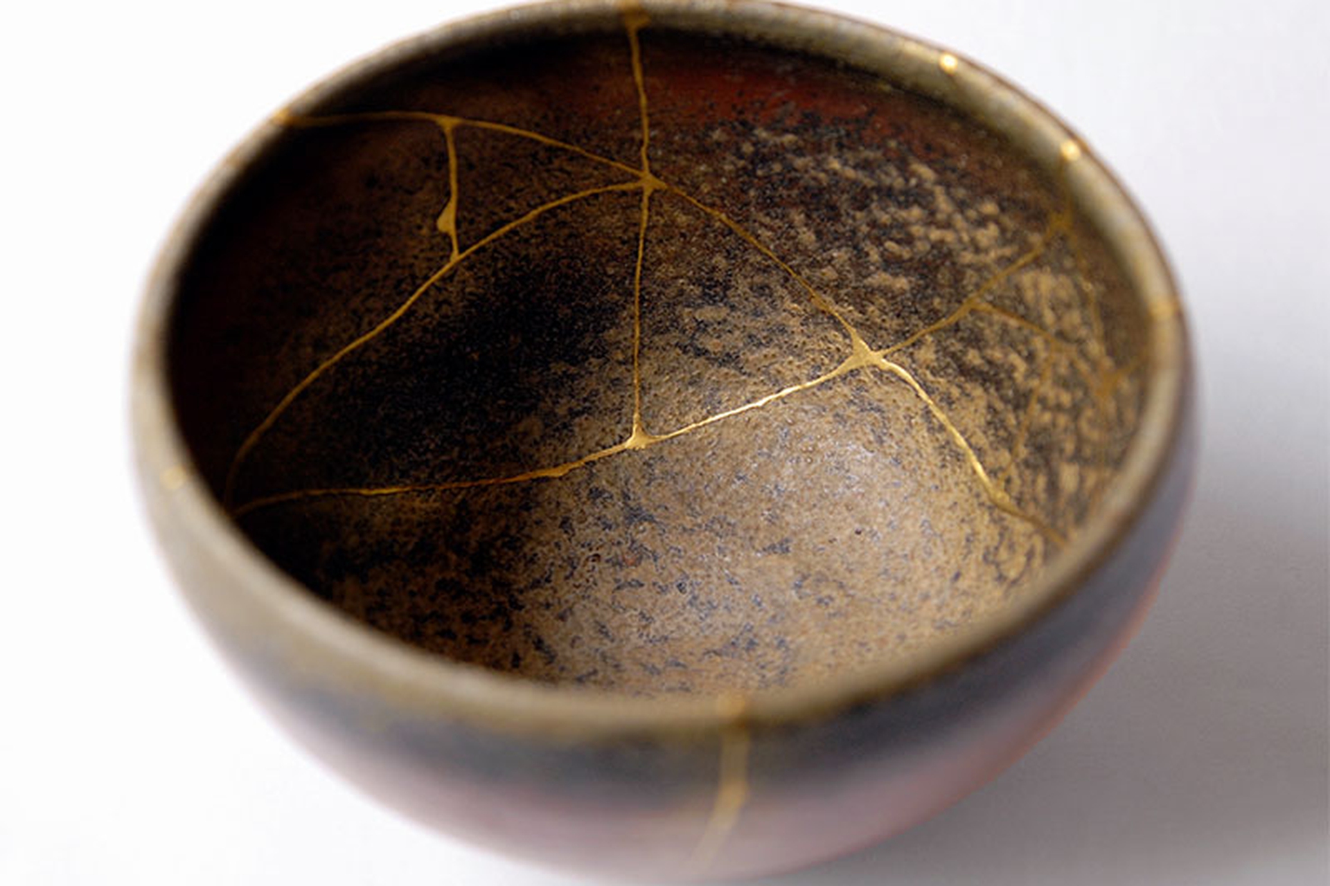 Metafora e tecnica del kintsugi: l’arte delle preziose cicatrici - LifeGate