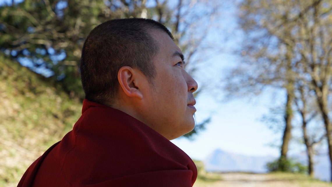 Tenzin Khenrab Rinpoche, un giovane Lama a Milano - LifeGate