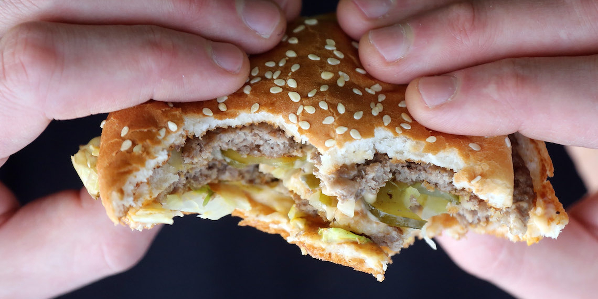 Cibo del fast food: per il nostro corpo è come un'infezione - LifeGate