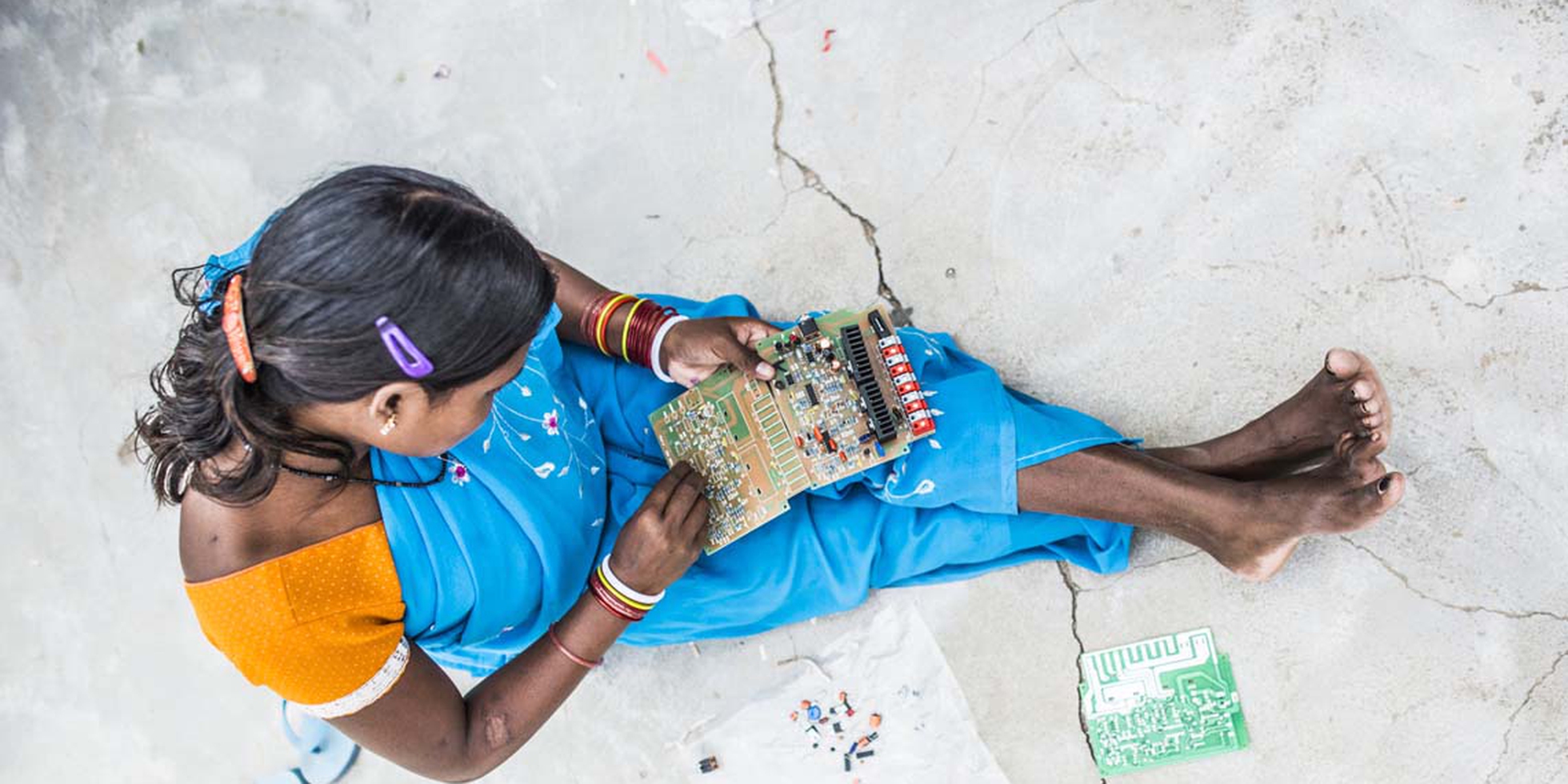 Solar mamas light up their villages - LifeGate