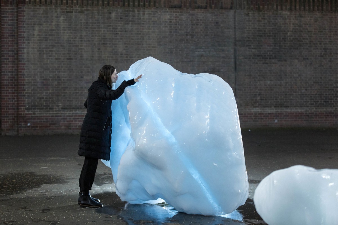 Ice Watch London, le foto dei blocchi di ghiaccio che si sciolgono a ...