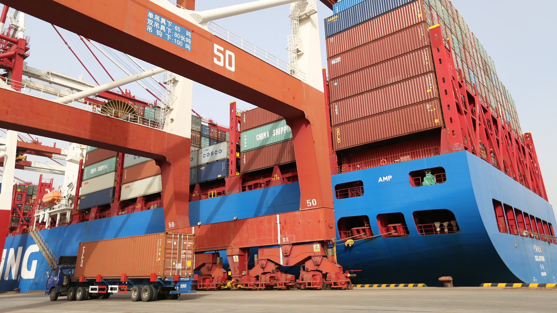 Il lockdown blocca il porto di Shangai e rallenta la logistica mondiale