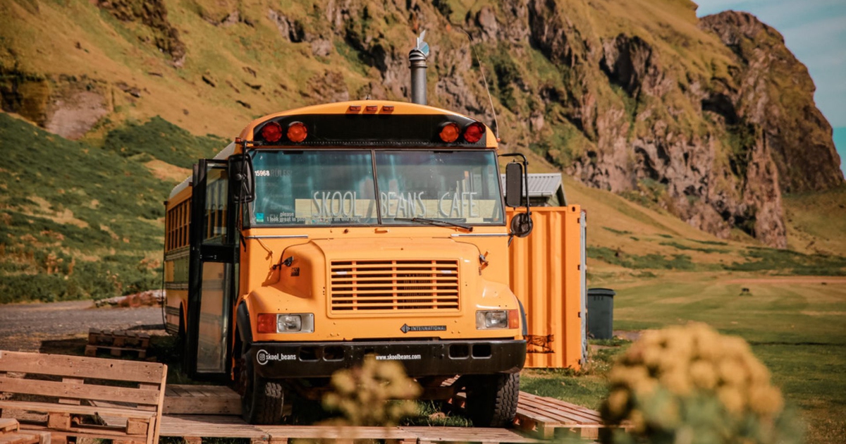 Skool Beans, lo scuolabus islandese diventato caffetteria - LifeGate