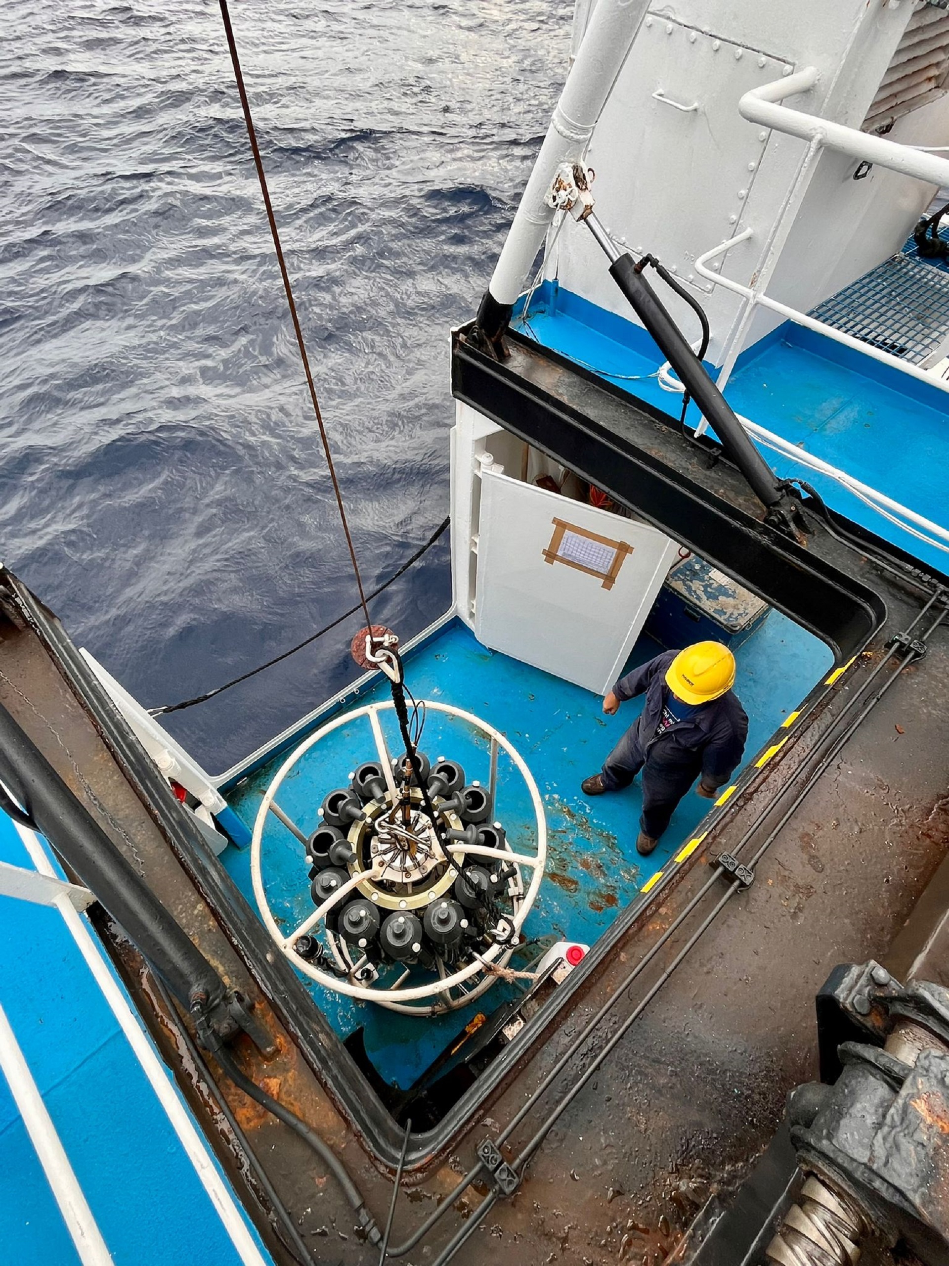 Un laboratorio sottomarino alle Cinque Terre studia i cambiamenti climatici