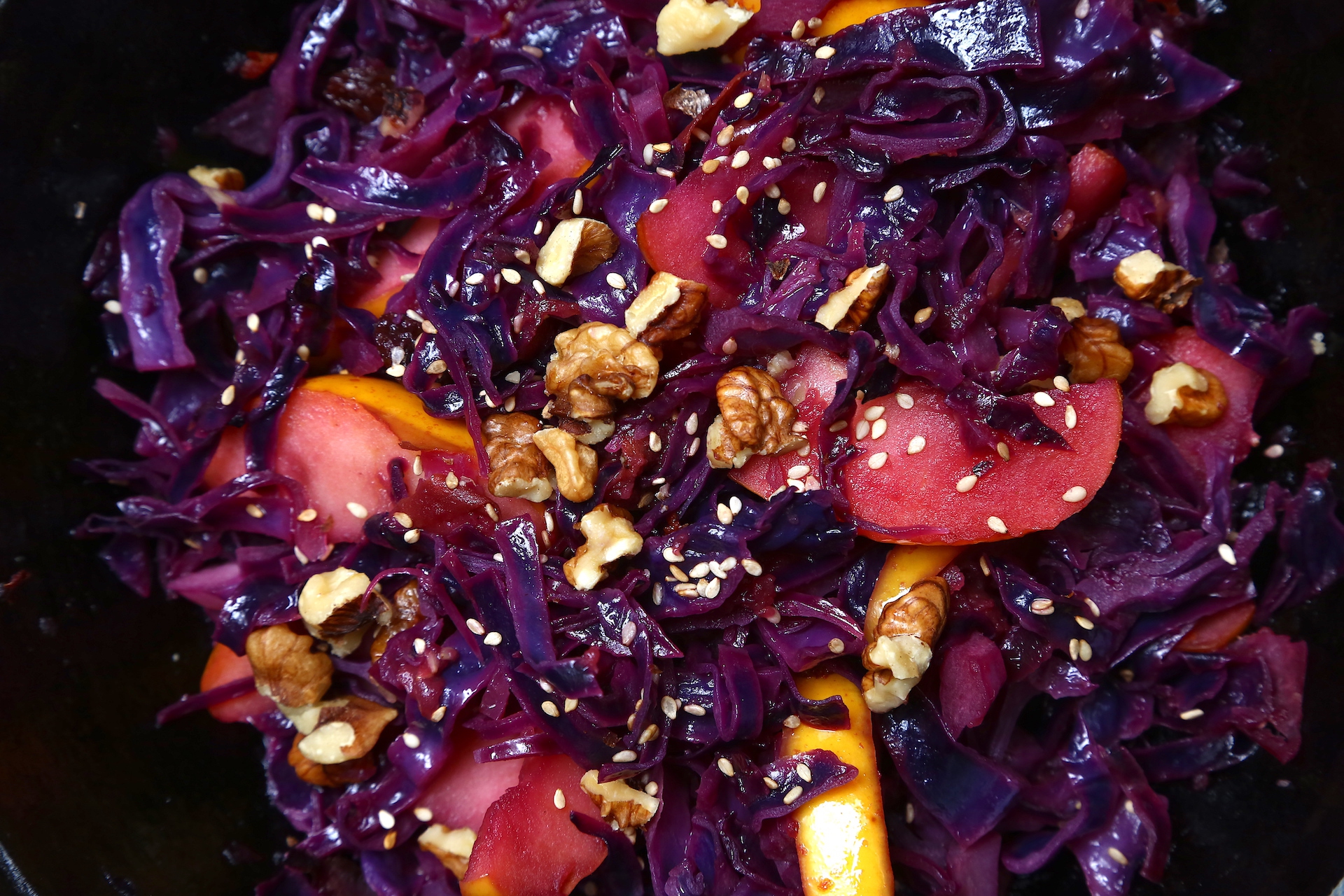 Cappuccio rosso stufato, con mele e spezie. La ricetta antiossidante ...