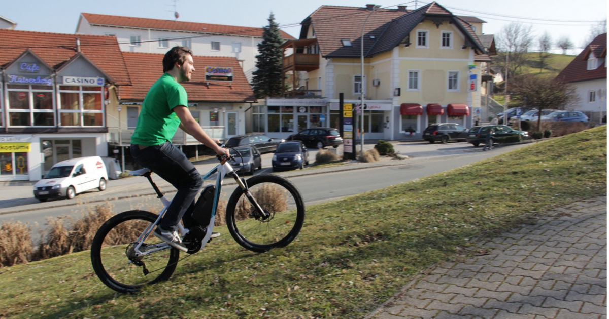 Le e-bike piacciono sempre di più agli italiani, lo spiega una ricerca ...
