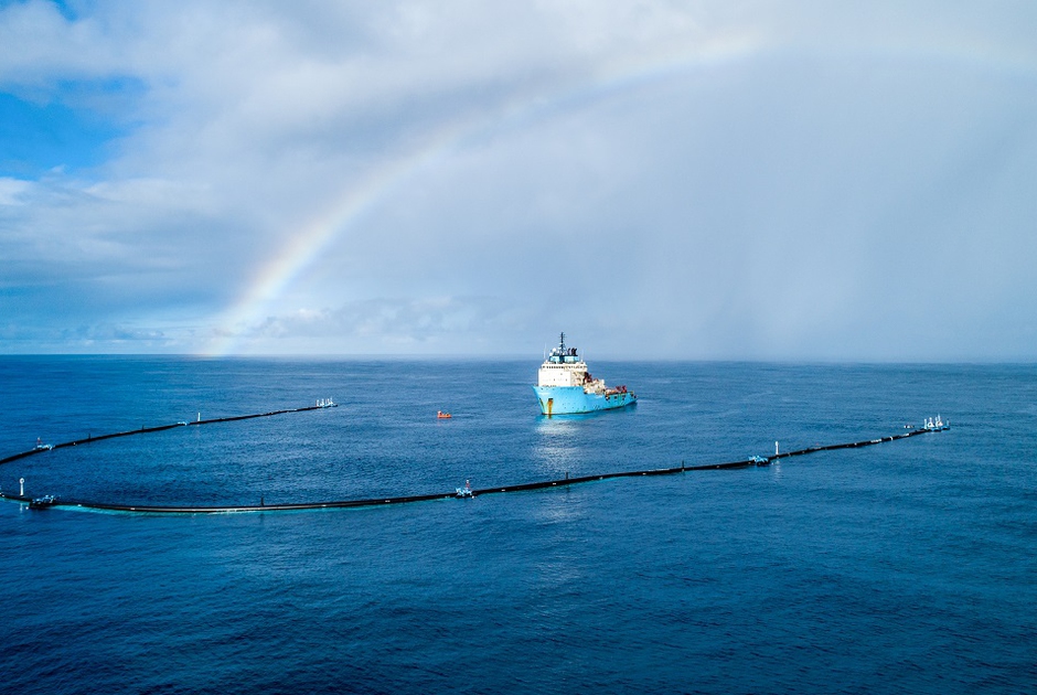 La macchina di Ocean Cleanup funziona, sta raccogliendo con successo la plastica oceanica - LifeGate