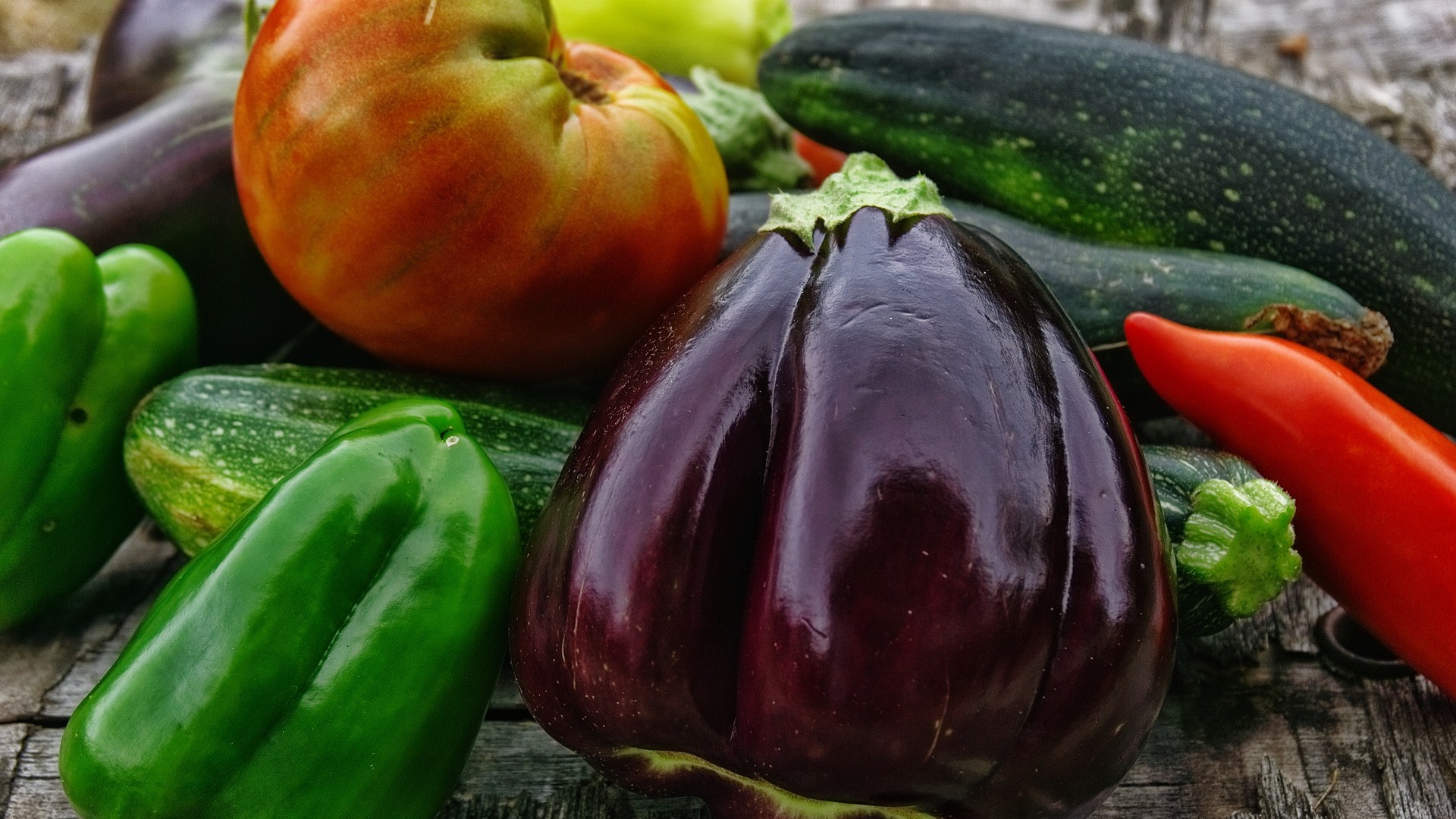 Fruits and vegetables in season by month: July - LifeGate