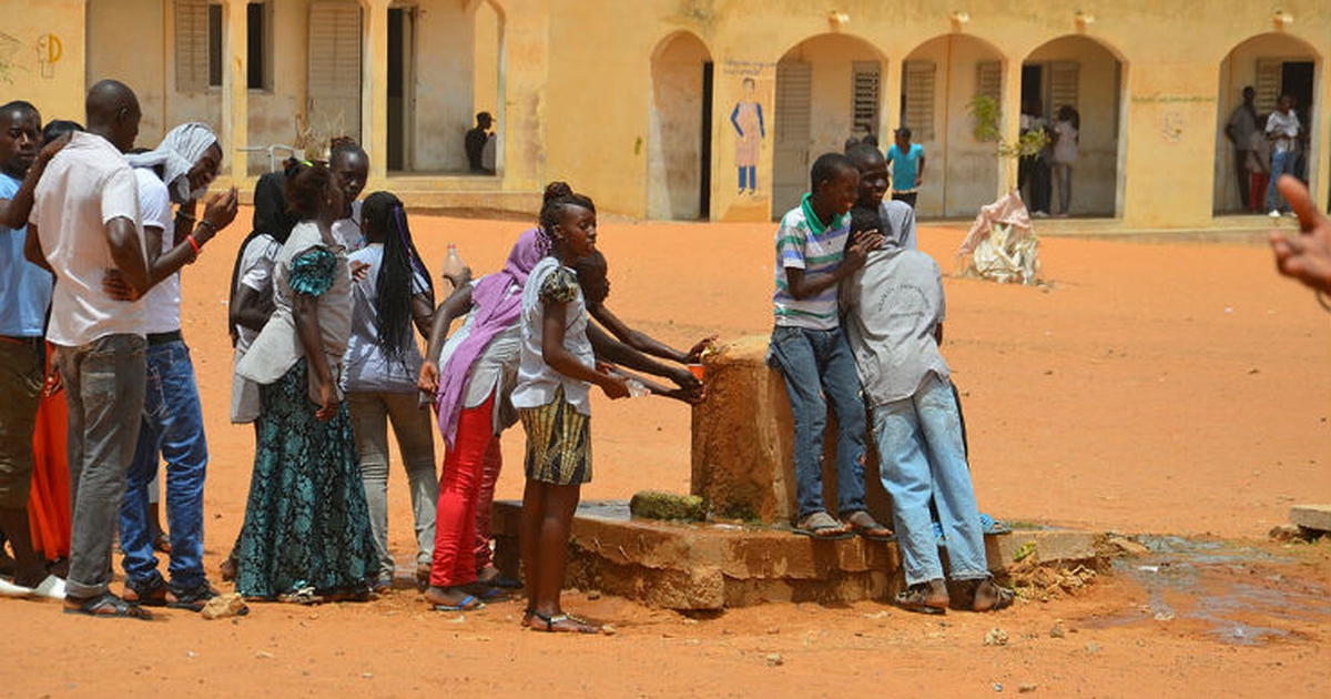 Earth Day. Green Cross e Armani lanciano la sfida per l'acqua - LifeGate