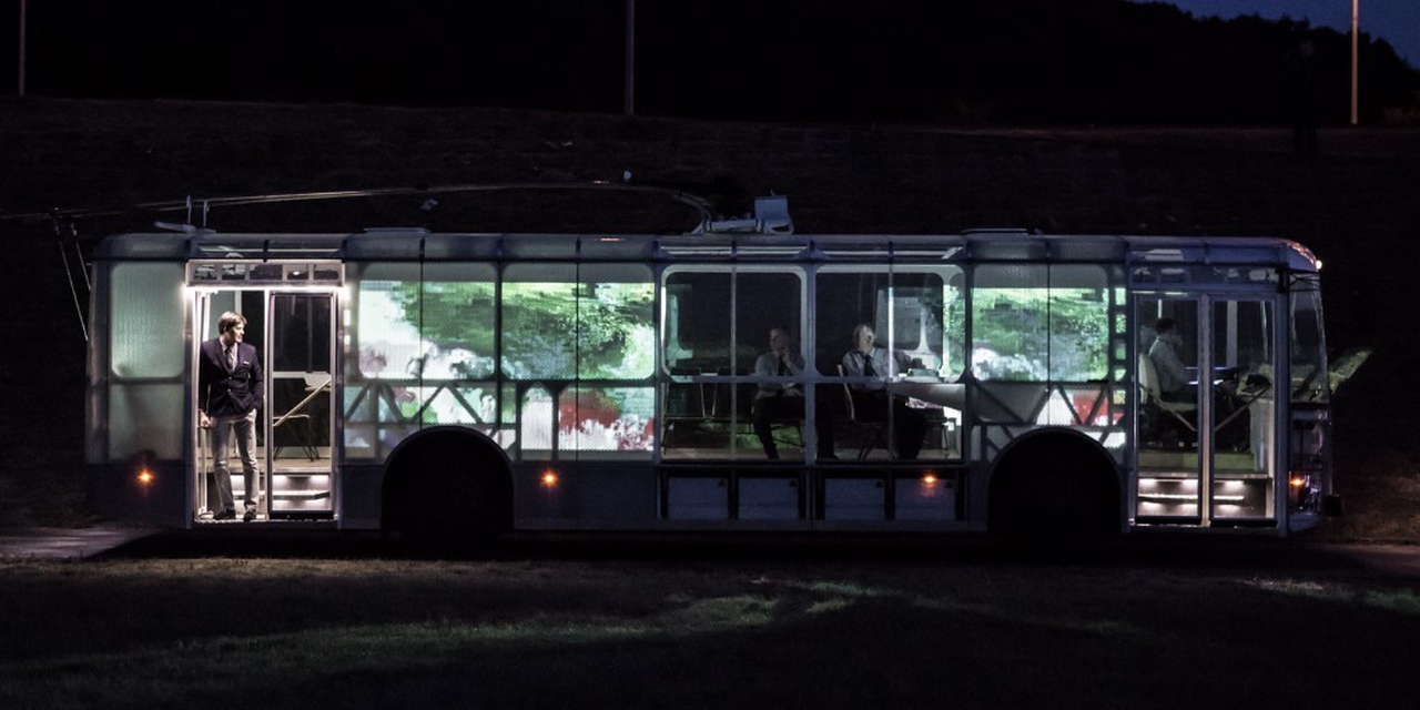 Dancer bus, l’autobus trasparente alimentato dal vento - LifeGate