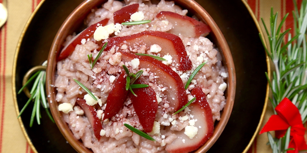 Risotto al Barolo con pere speziate e Castelmagno - LifeGate