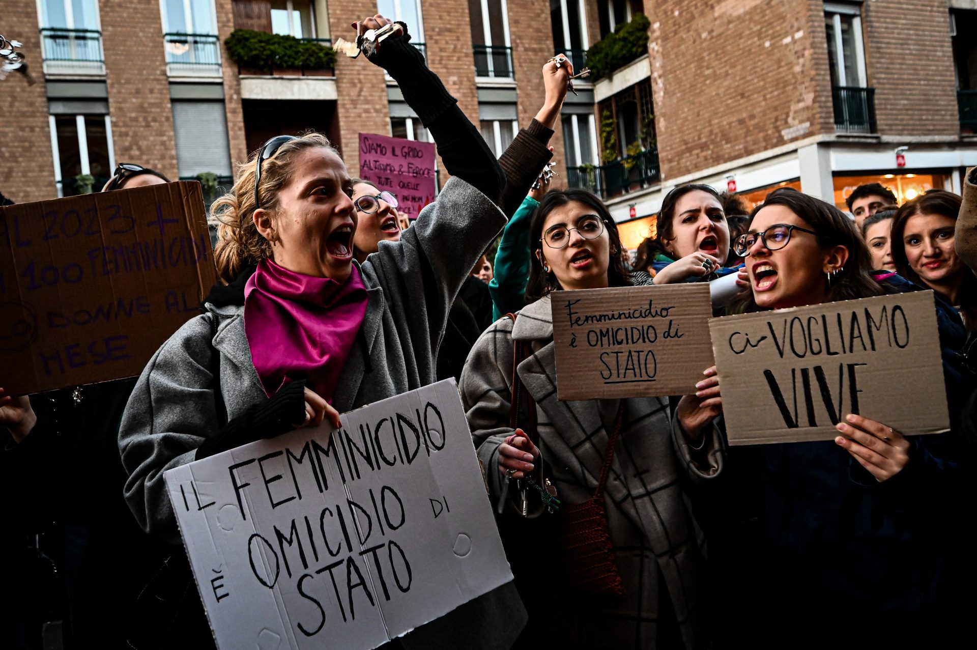 Il 25 novembre è una lotta. Le manifestazioni in tutta Italia contro la violenza sulle donne ...