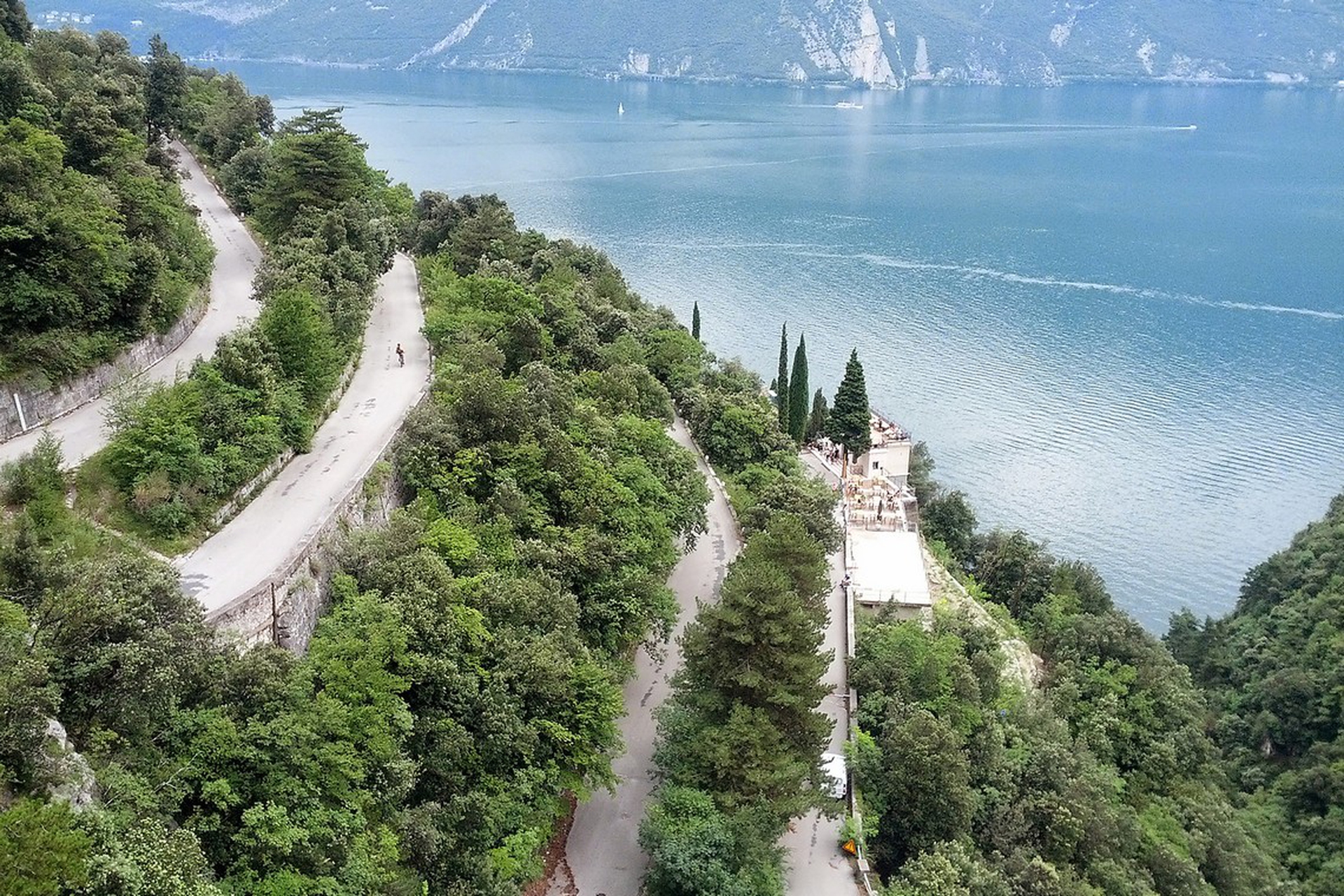 Pedalare sul sentiero della Ponale, un eccezionale balcone sul lago di ...