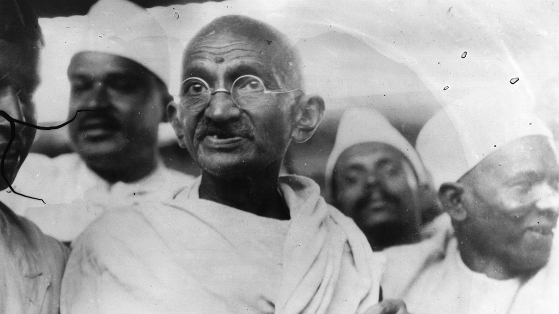 Chi era Mahatma Gandhi, la forza della non violenza - LifeGate