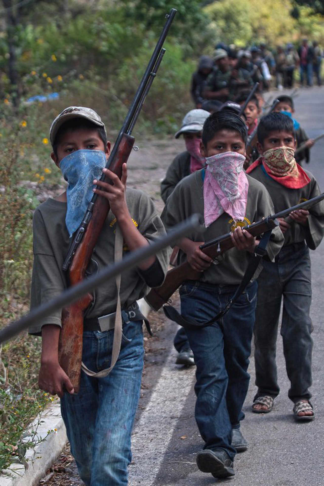 In Messico i bambini soldato si arruolano per difendere le loro ...