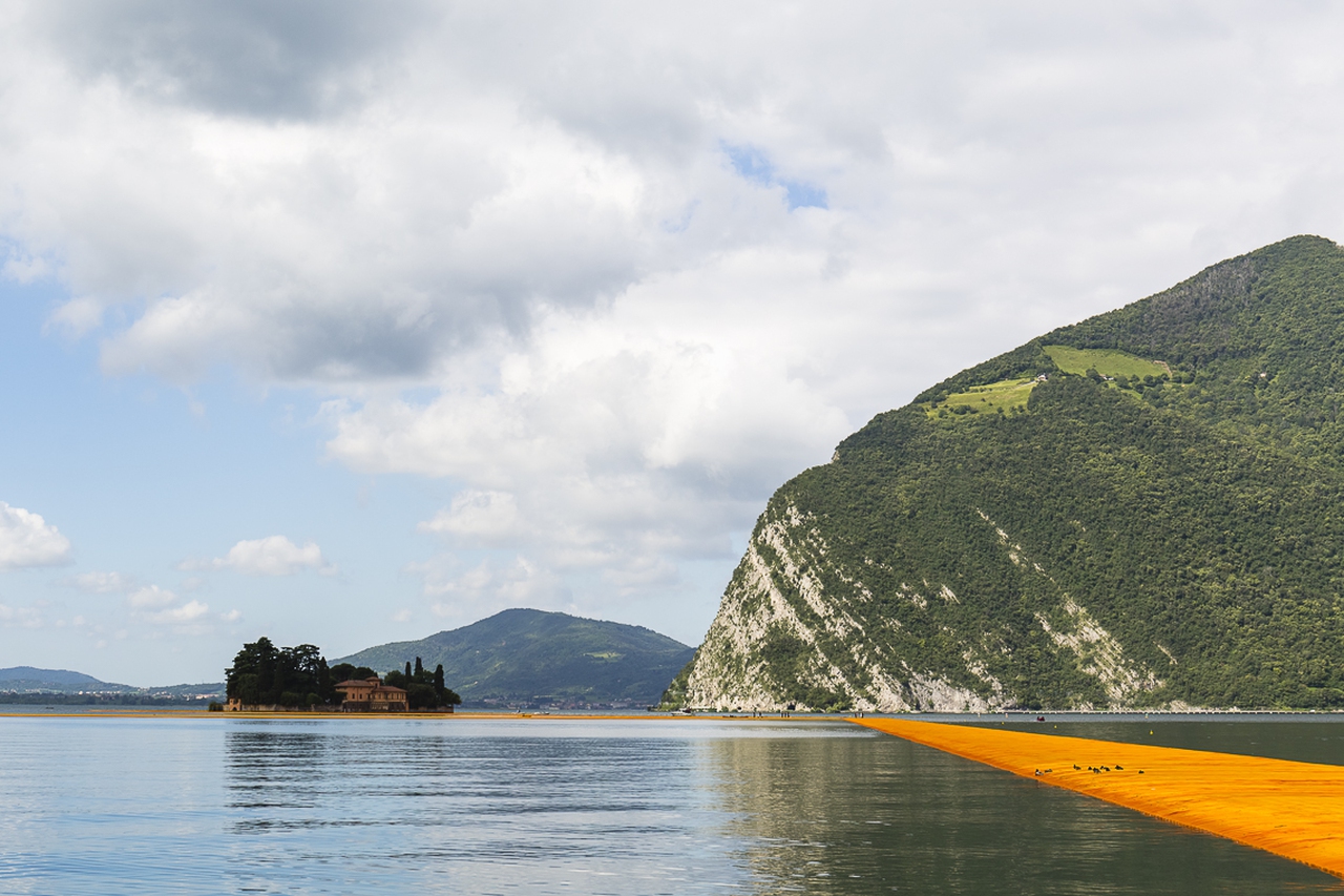 The floating piers