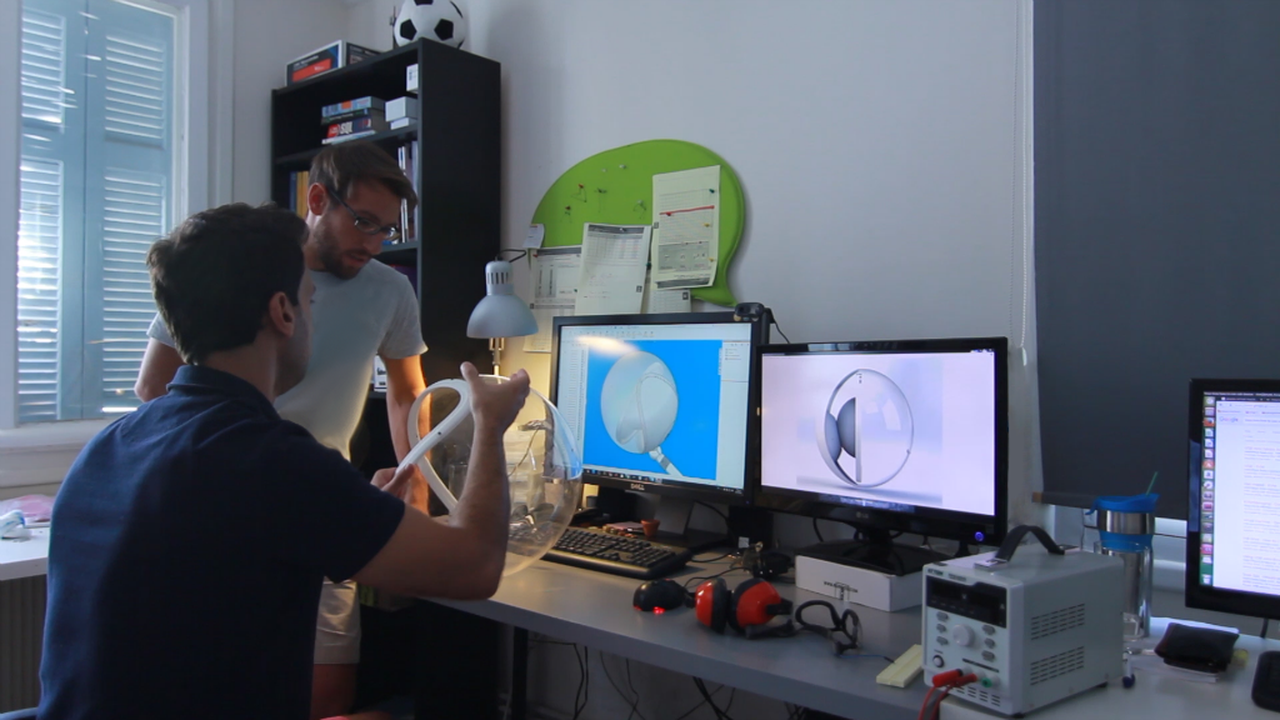 Lucy, the lamp that captures sunlight - LifeGate