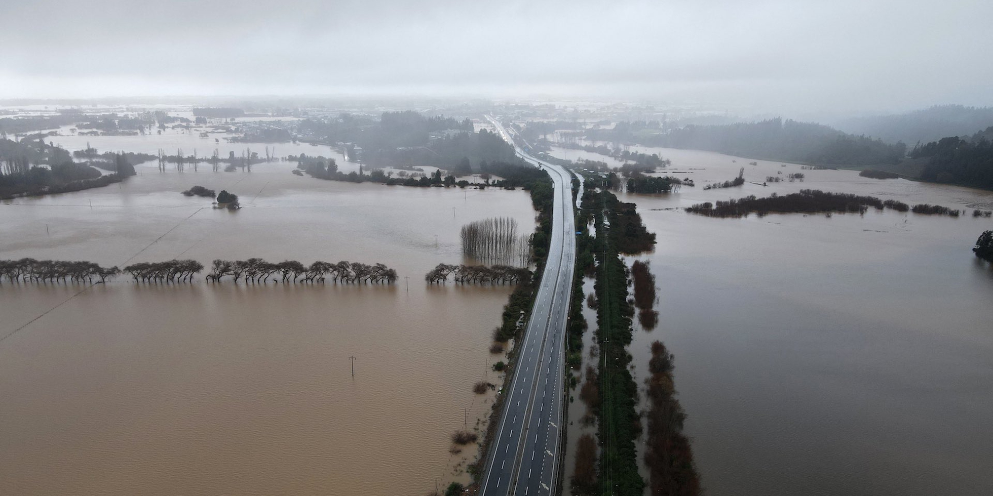 Le forti piogge in Cile causano il crollo di una diga di una miniera di ...