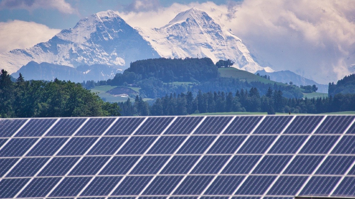 Comunità energetiche, quali sono i primi esempi in Italia - LifeGate Comunità energetiche, quali sono i primi esempi in Italia - LifeGate