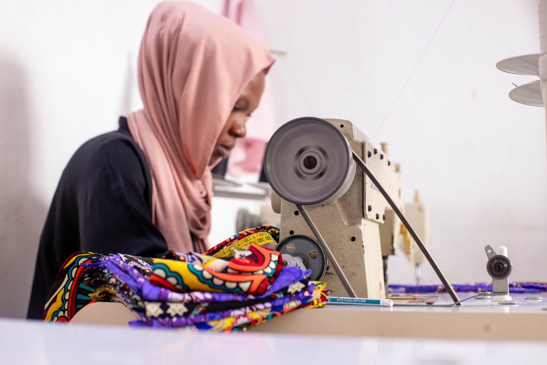 Quando la moda fa da ponte tra Tanzania e Italia: le collezioni etiche ...